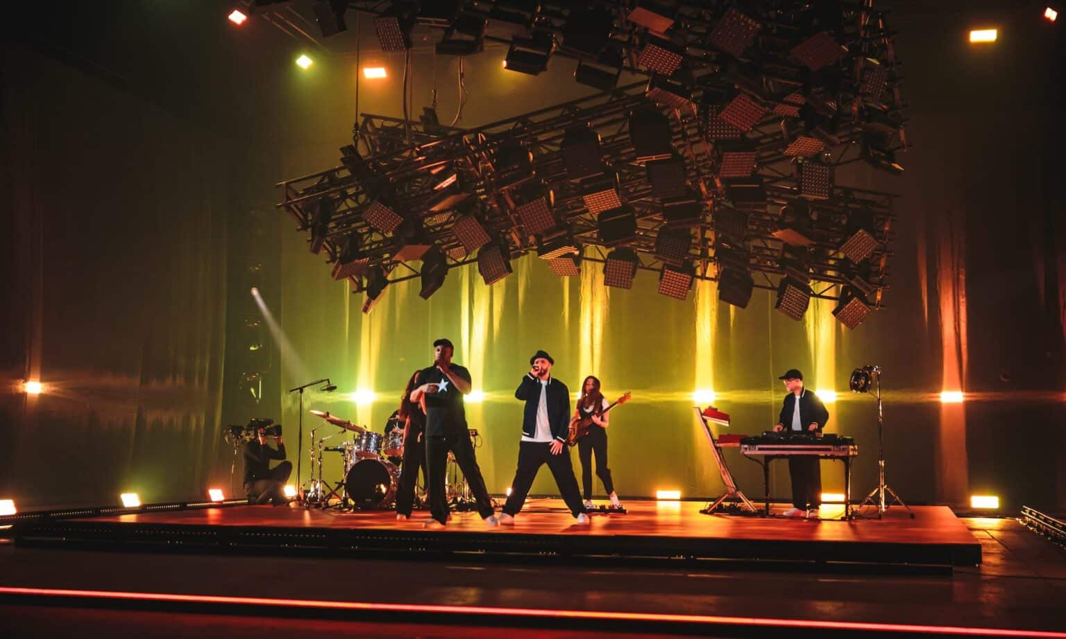 "Basique, le concert" ce soir sur France 2 : le show MC Solaar - Bulles ...